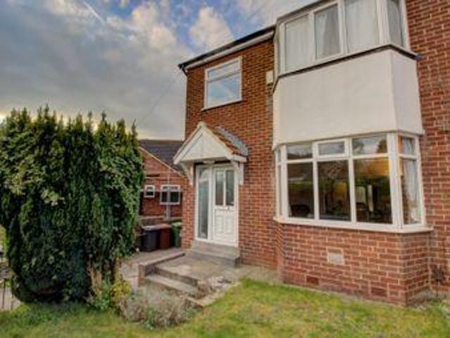 4 Bedrooms Semi detached house for sale in Woodhill Rise, Horsforth, Leeds LS16