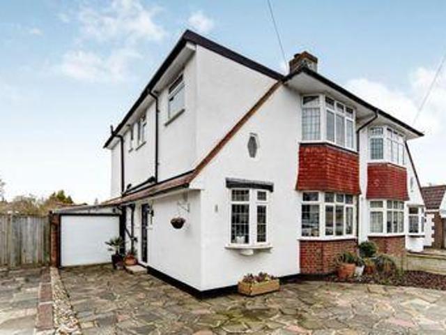 4 Bedrooms Semi detached house for sale in Worchester Close, Shirley, Croydon, Surrey CR0