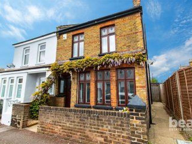 4 Bedrooms Semi detached house for sale in Waterloo Road, Shoeburyness SS3