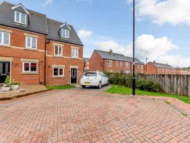 4 Bedrooms Semi detached house for sale in Watkin Close, Sheffield S9