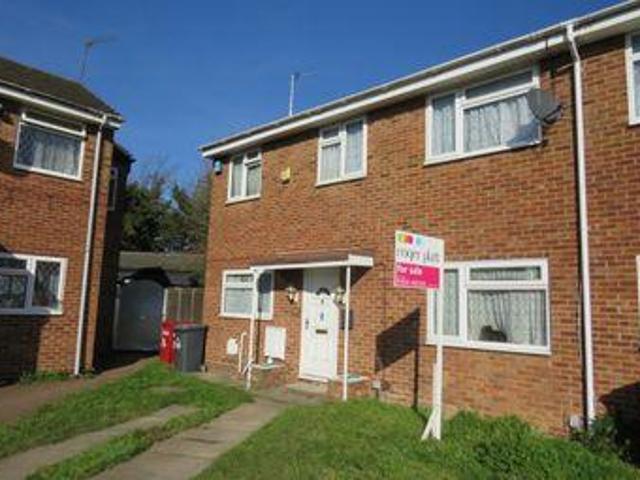 4 Bedrooms Semi detached house for sale in Welland Close, Langley, Slough SL3