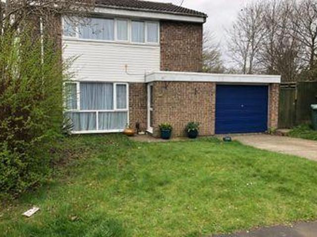4 Bedrooms Semi detached house for sale in Wellington Close, Bicester OX26