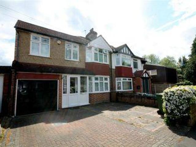 4 Bedrooms Semi detached house for sale in Wellington Road, Ashford, Surrey TW15