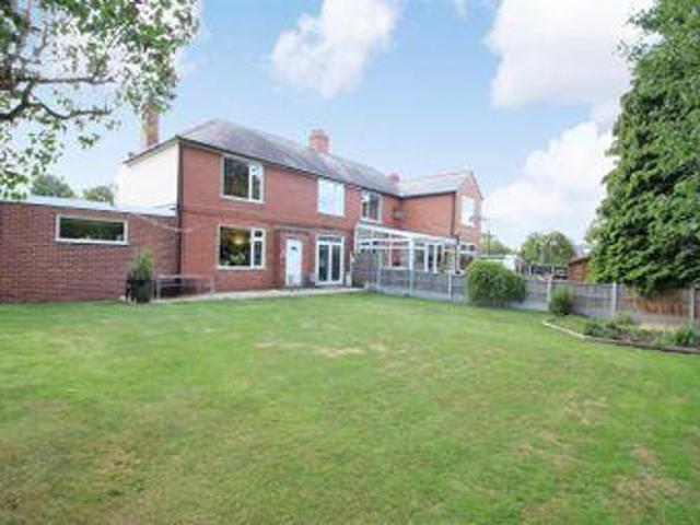4 Bedrooms Semi detached house for sale in Westfield Lane, South Milford, Leeds LS25