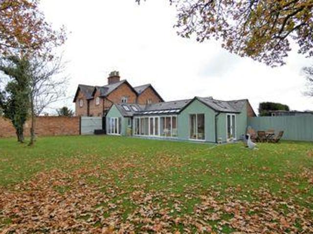 4 Bedrooms Semi detached house for sale in Whitchurch Road, Hatton Heath, Chester CH3