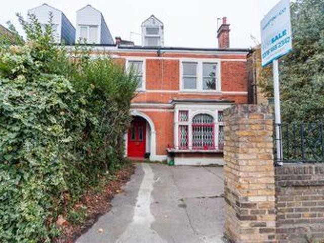 4 Bedrooms Semi detached house for sale in Windmill Road, Brentford TW8