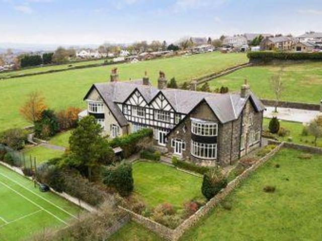 4 Bedrooms Semi detached house for sale in Todmorden Road, Briercliffe, Burnley BB10
