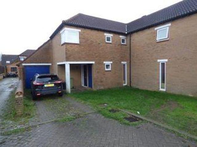 4 Bedrooms Semi detached house for sale in Tolcarne Avenue, Fishermead, Milton Keynes MK6