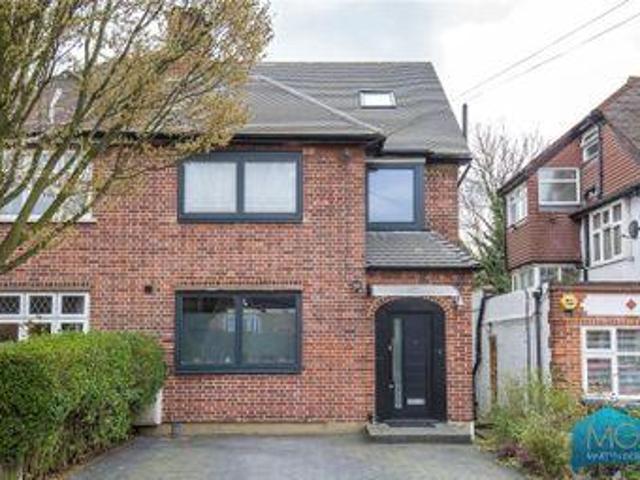 4 Bedrooms Semi detached house for sale in Templars Crescent, Finchley, London N3