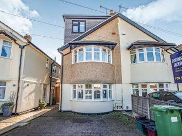 4 Bedrooms Semi detached house for sale in Tenby Road, Welling DA16
