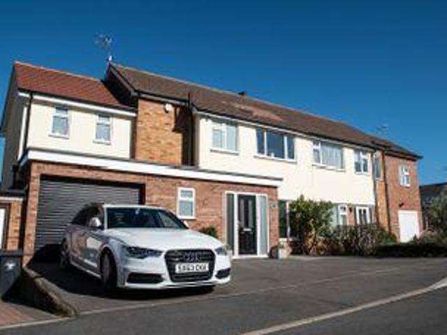 4 Bedrooms Semi detached house for sale in Tenterfields, Dunmow CM6