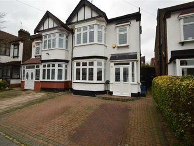 4 Bedrooms Semi detached house for sale in The Crescent, Ilford, Essex IG2