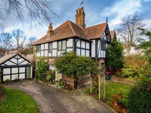 4 Bedrooms Semi detached house for sale in The Green, Worsley, Manchester M28
