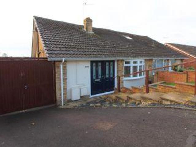 4 Bedrooms Semi detached house for sale in Thoresby Avenue, Tuffley, Gloucester GL4