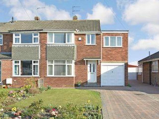 4 Bedrooms Semi detached house for sale in Tilmire Close, Fulford, York YO10