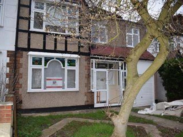 4 Bedrooms Semi detached house for sale in Tresco Gardens, Goodmayes IG3