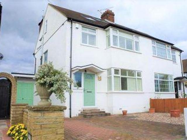 4 Bedrooms Semi detached house for sale in Valley View, Barnet EN5