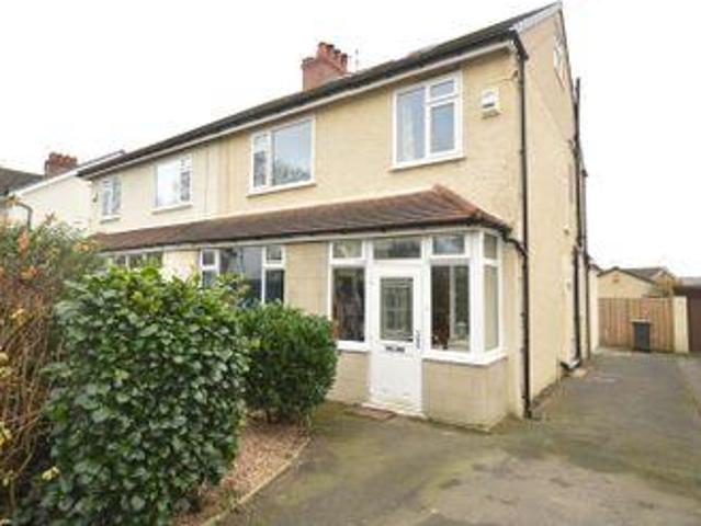 4 Bedrooms Semi detached house for sale in Victoria Crescent, Horsforth, Leeds, West Yorkshire LS18