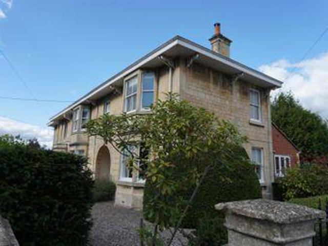 4 Bedrooms Semi detached house for sale in Victoria Road, Trowbridge BA14