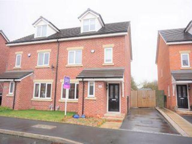 4 Bedrooms Semi detached house for sale in Yarn Close, Manchester M28