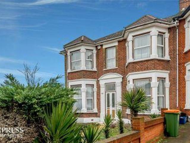 4 Bedrooms Terraced bungalow for sale in Selborne Road, Ilford, Greater London IG1
