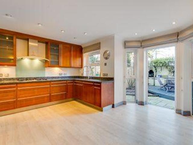 4 Bedrooms Terraced house for rent in Malthouse Drive, London W4