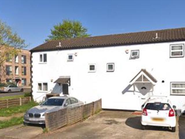 4 Bedrooms Terraced house for rent in Maple Close, Hayes, London UB4