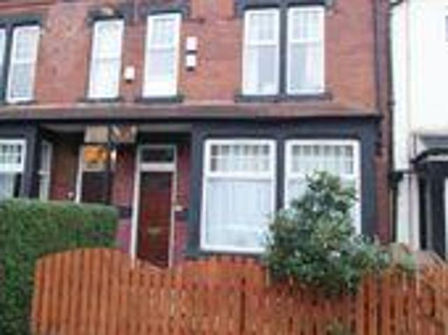 4 Bedrooms Terraced house for rent in Mayville Place, Hyde Park, Leeds LS6