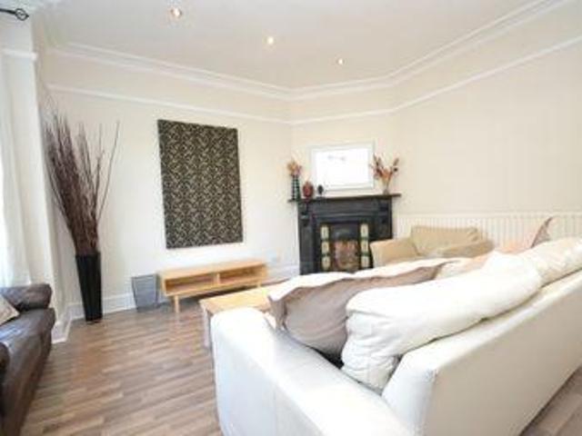 4 Bedrooms Terraced house for rent in Meanwood Road, Meanwood, Leeds LS6