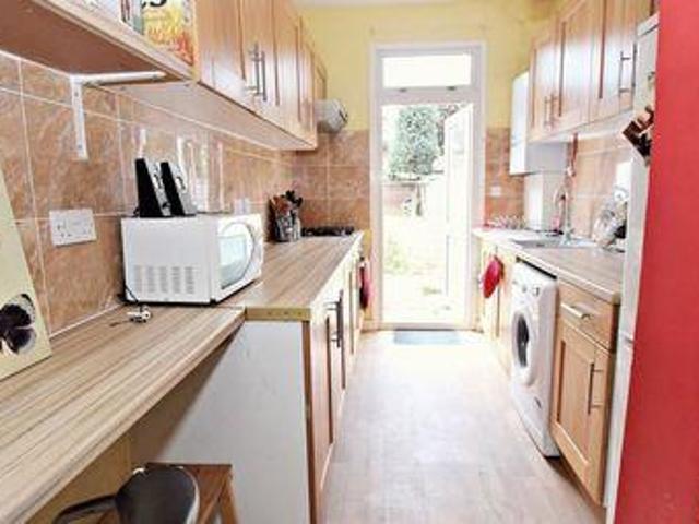 4 Bedrooms Terraced house for rent in Meads Road, London N22