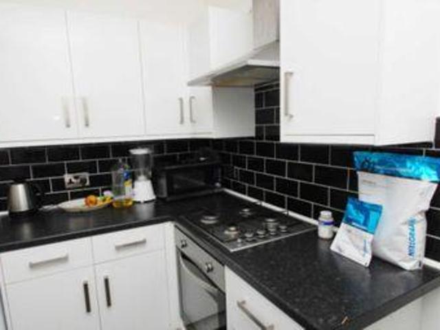 4 Bedrooms Terraced house for rent in Milnthorpe Street, Salford M6