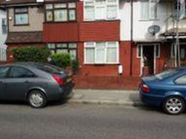 4 Bedrooms Terraced house for rent in New North Road, Hainault IG6