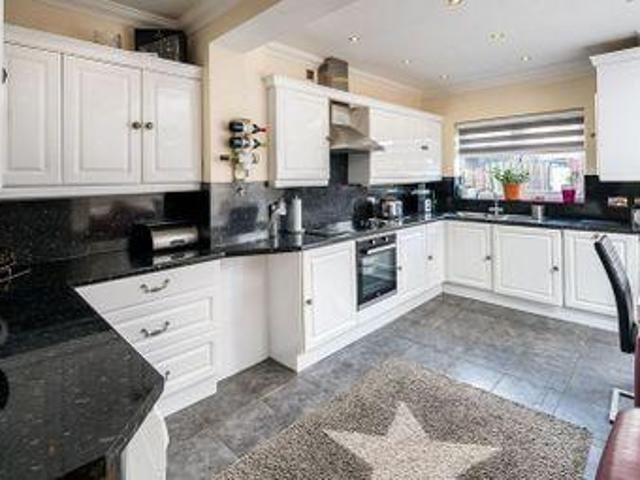 4 Bedrooms Terraced house for rent in New Park Avenue, London N13