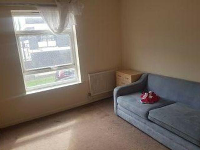 4 Bedrooms Terraced house for rent in Nightingale Vale, Woolwich, London SE18
