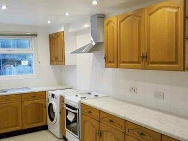 4 Bedrooms Terraced house for rent in Nightwood Close, Edgware HA8