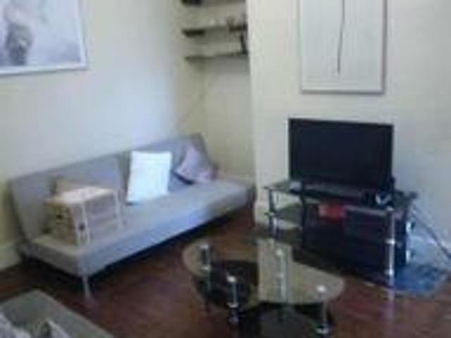 4 Bedrooms Terraced house for rent in Normanby Street, Manchester, Greater Manchester M14