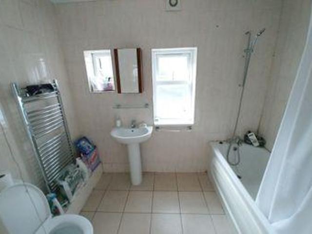 4 Bedrooms Terraced house for rent in Outram Road, East Ham E6