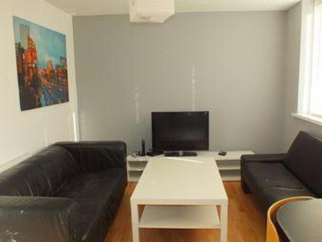 4 Bedrooms Terraced house for rent in Oatland Close, Leeds LS7