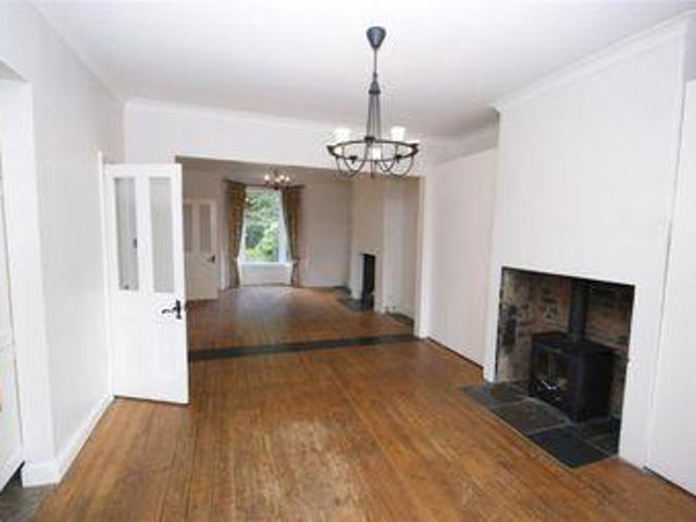 4 Bedrooms Terraced house for rent in Osborne Grove, Hipperholme, Halifax HX3