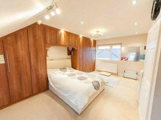 4 Bedrooms Terraced house for rent in Aldborough Road, Ilford IG3
