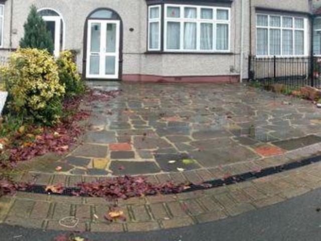4 Bedrooms Terraced house for rent in Applegarth Drive, Ilford IG2