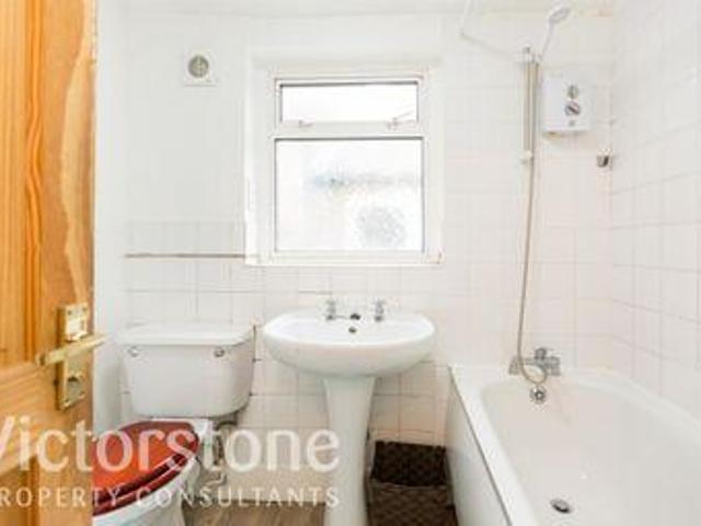 4 Bedrooms Terraced house for rent in Ash Road, London E15