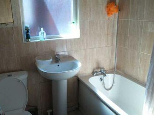 4 Bedrooms Terraced house for rent in Ashfield Road, Longsight, Manchester M13