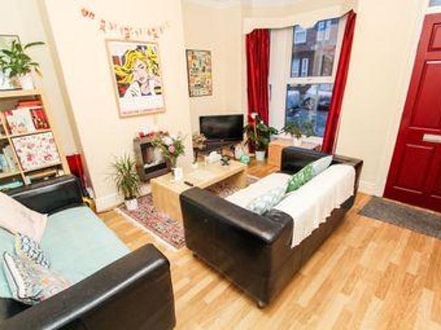 4 Bedrooms Terraced house for rent in Ashville Grove, Hyde Park, Leeds LS6
