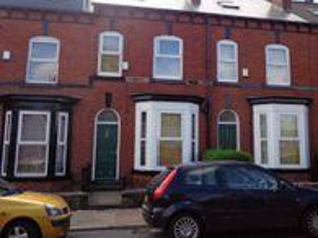 4 Bedrooms Terraced house for rent in Ashville Road, Leeds, West Yorkshire LS6