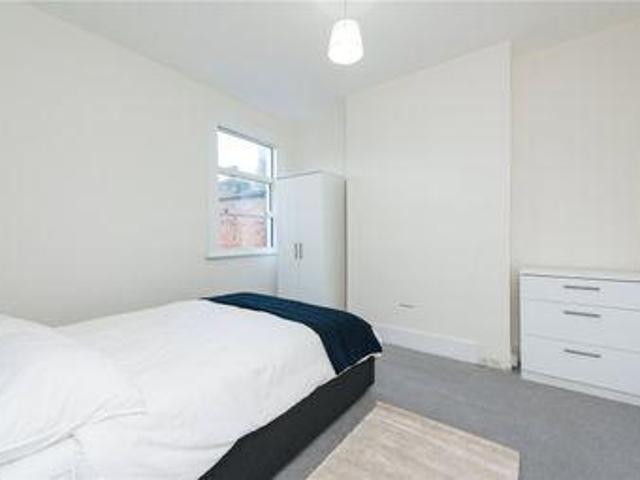 4 Bedrooms Terraced house for rent in Burns Road, London NW10