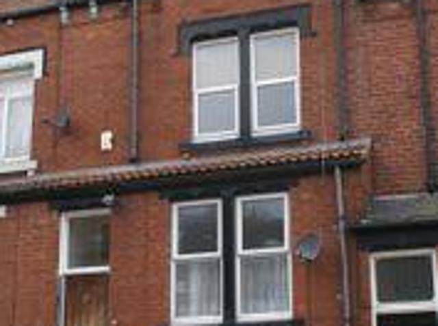 4 Bedrooms Terraced house for rent in Burchett Place, Woodhouse, Leeds LS6