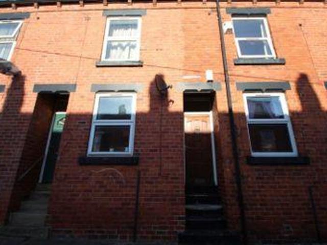 4 Bedrooms Terraced house for rent in Burley Lodge Terrace, Hyde Park, Leeds LS6