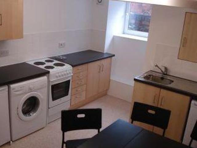 4 Bedrooms Terraced house for rent in Burley Lodge Road, Leeds LS6