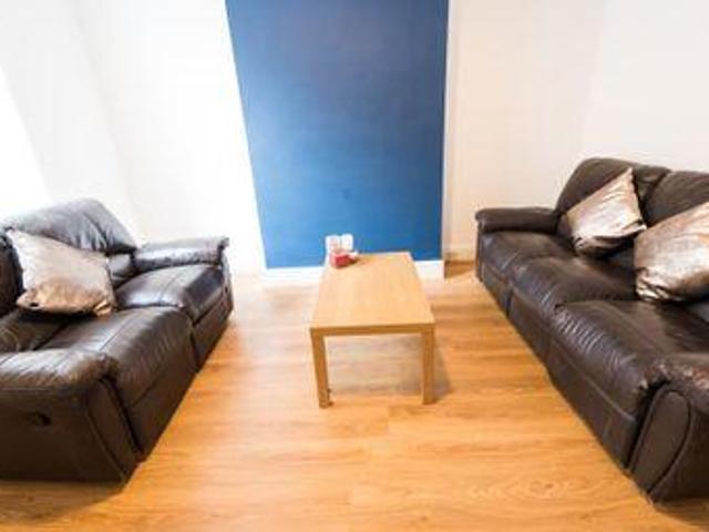 4 Bedrooms Terraced house for rent in Beamsley Mount, Hyde Park, Leeds LS6